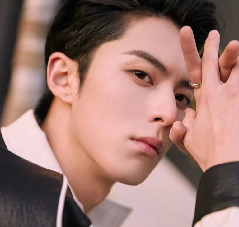 Chinese Male Makeup: Embracing Diversity in Beauty (2024)